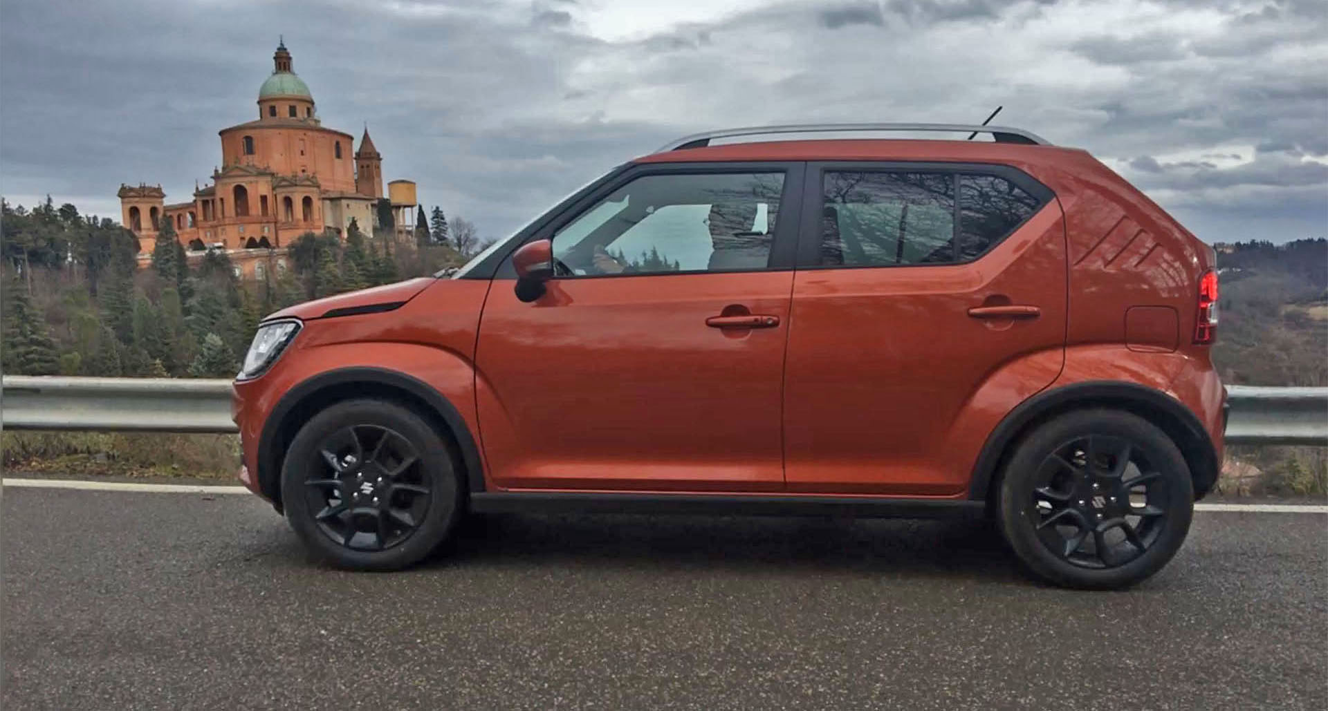 Suzuki Ignis 1.2 VVT 4WD Hybrid I-Top - RED Live