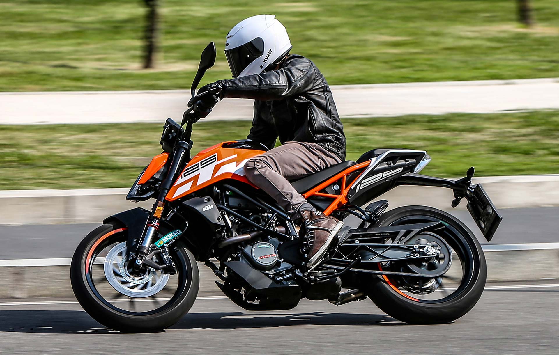 Prova KTM 125 Duke 2017 - RED Live
