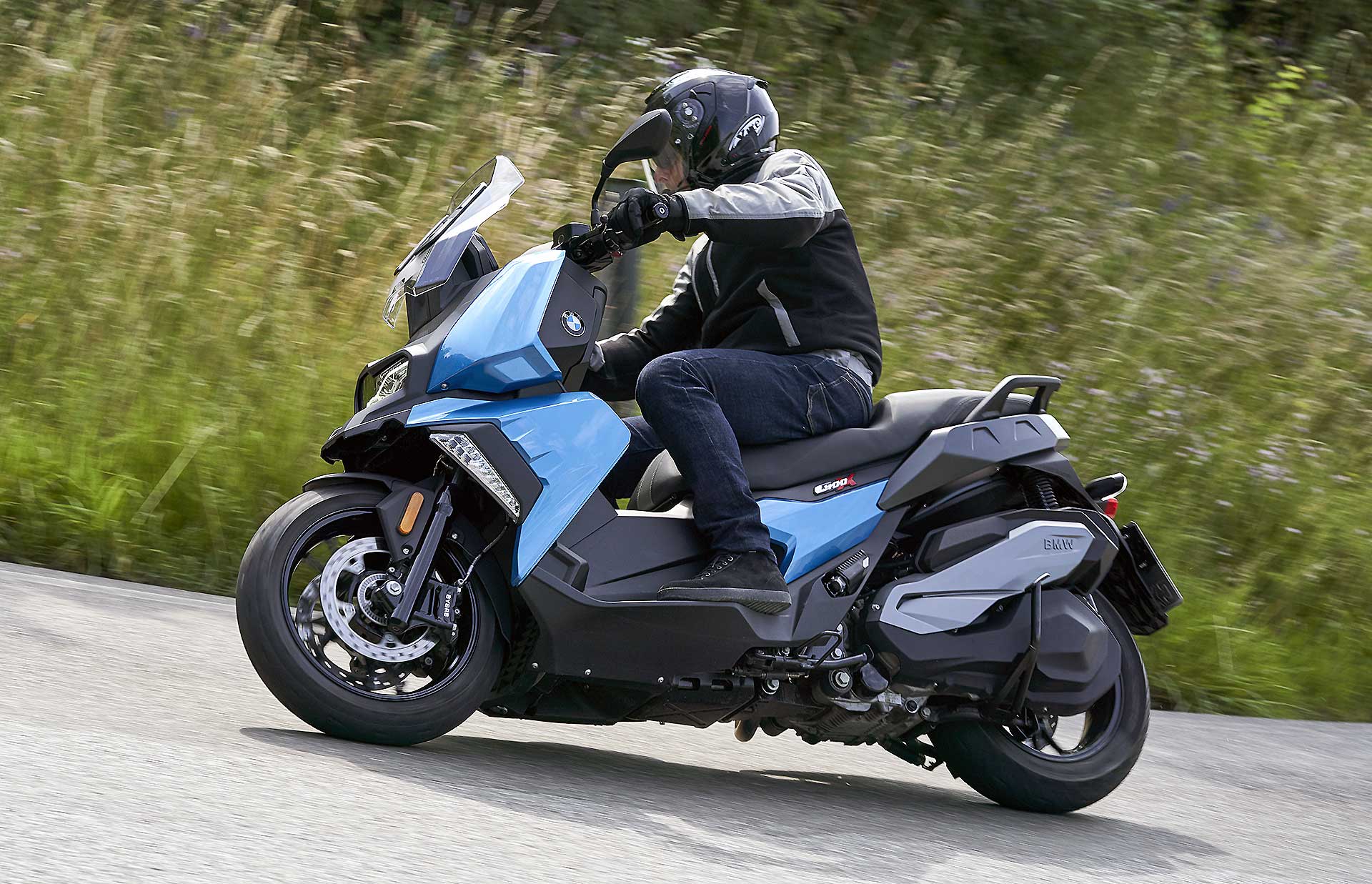 Prova BMW C400X, tutte le novità introdotte dal nuovo scooter BMW