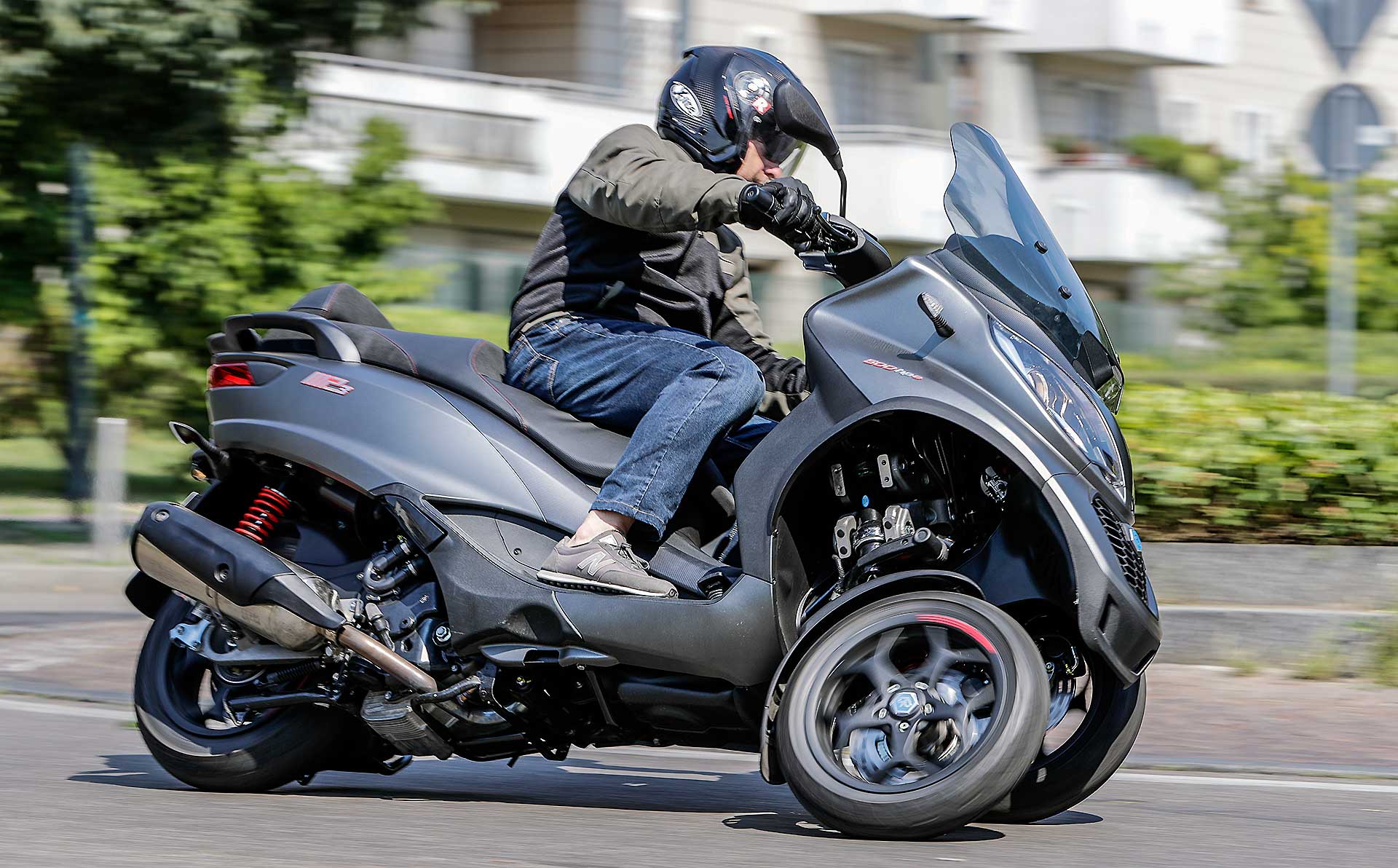 Prova Piaggio MP3 500 hpe sport 2018 in sella al nuovo tre ruote Piaggio