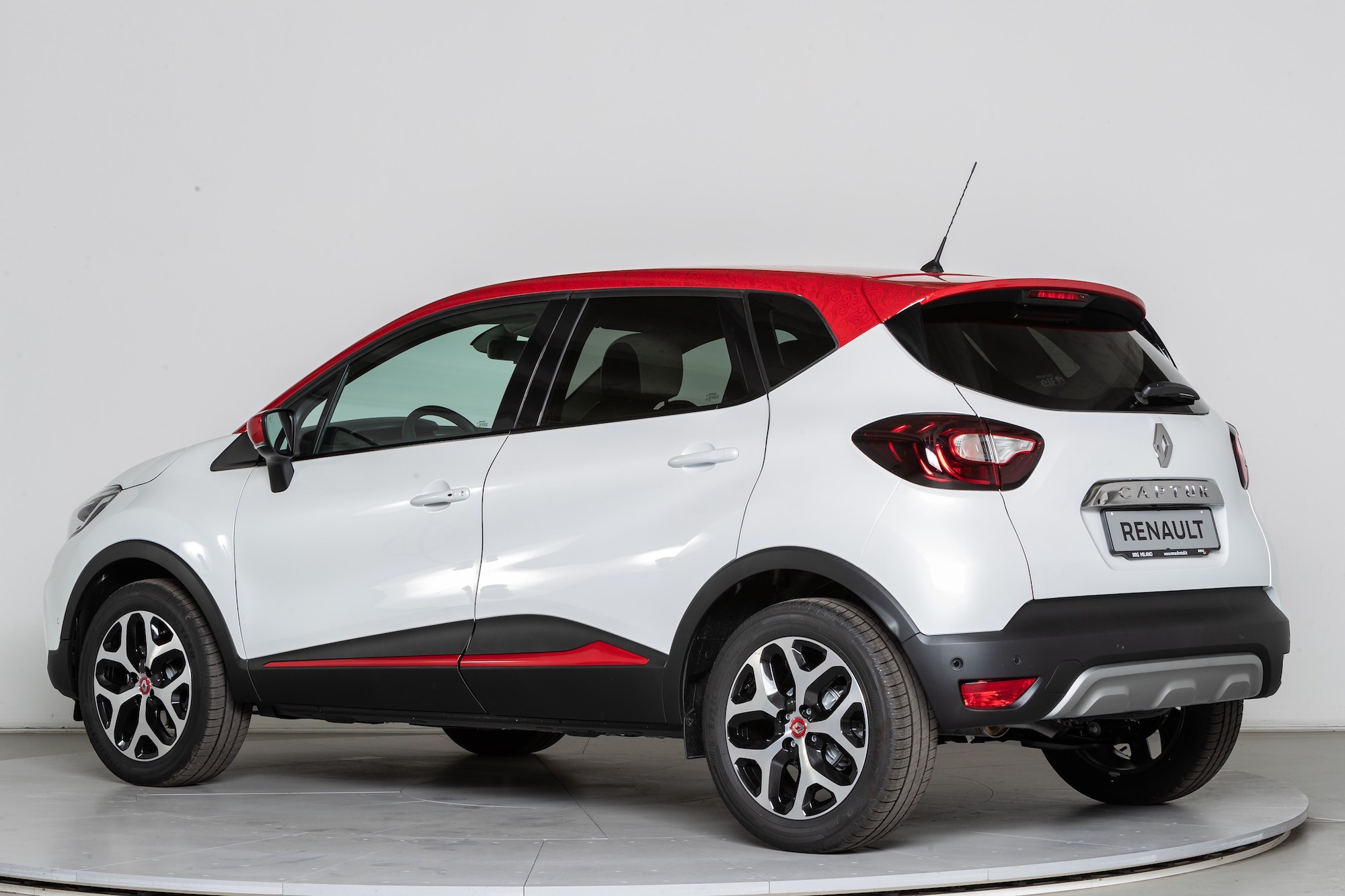 Renault Captur Tokyo Edition, ispirata al Sol Levante - RED Live