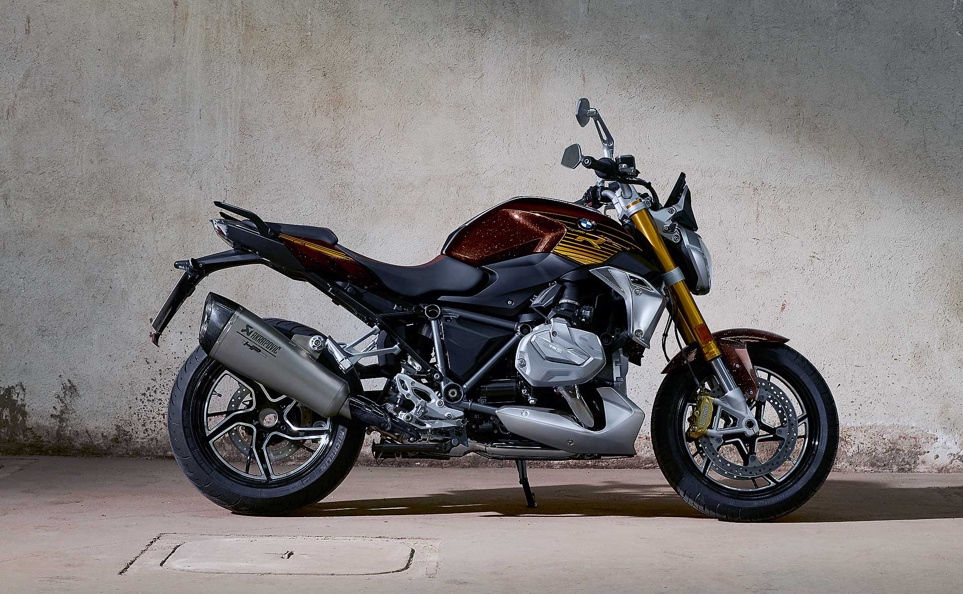 BMW R 1250 R, più coppia con la fasatura variabile - RED Live